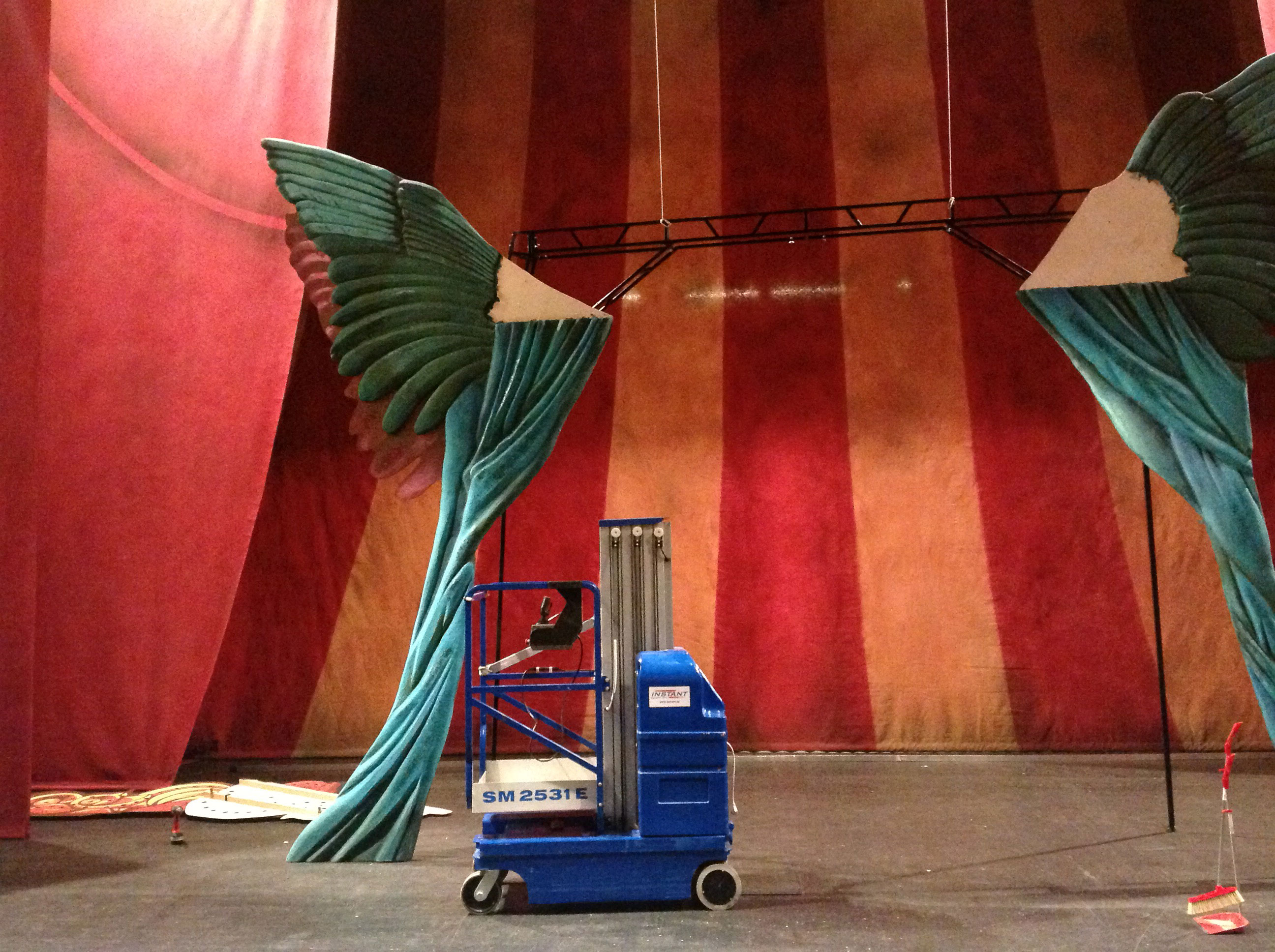 Gilberto Giardini Visual Artist - CIrcus Princess backstage